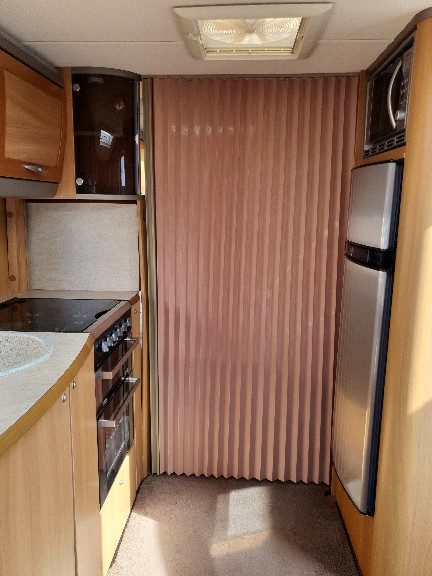 CD1400 Concertina Room Divider (AS NEW) 1400(W) x 1900mm(H) - Quality ...